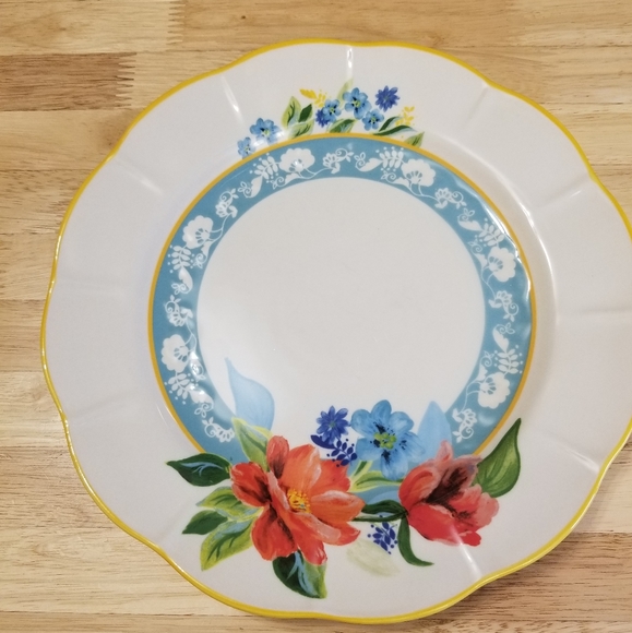 The Pioneer Woman | Dining | Pioneer Woman Plate | Poshmark